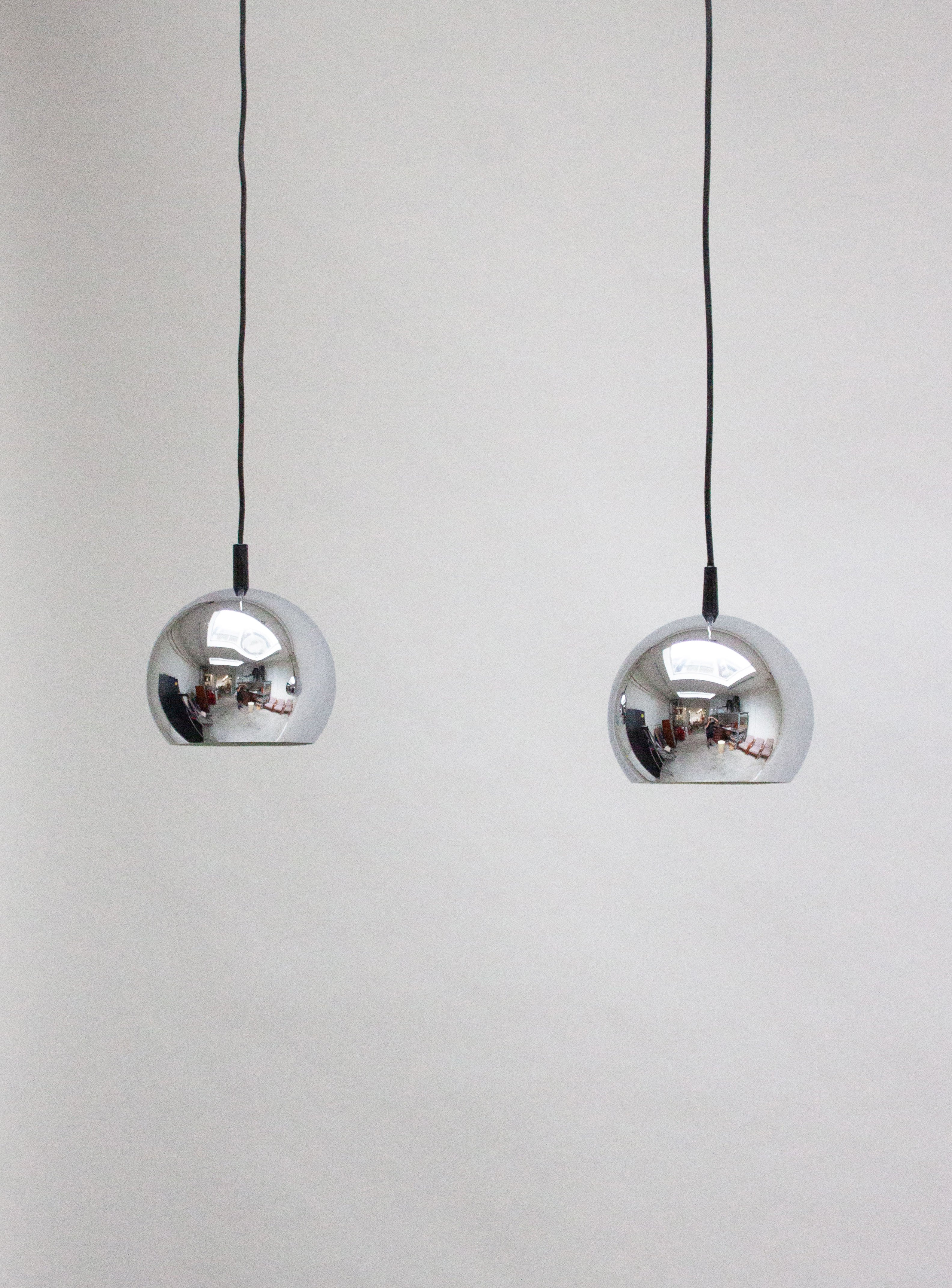 Chrome Sphere Pendant Lamps (Small) – JUKI AMSTERDAM