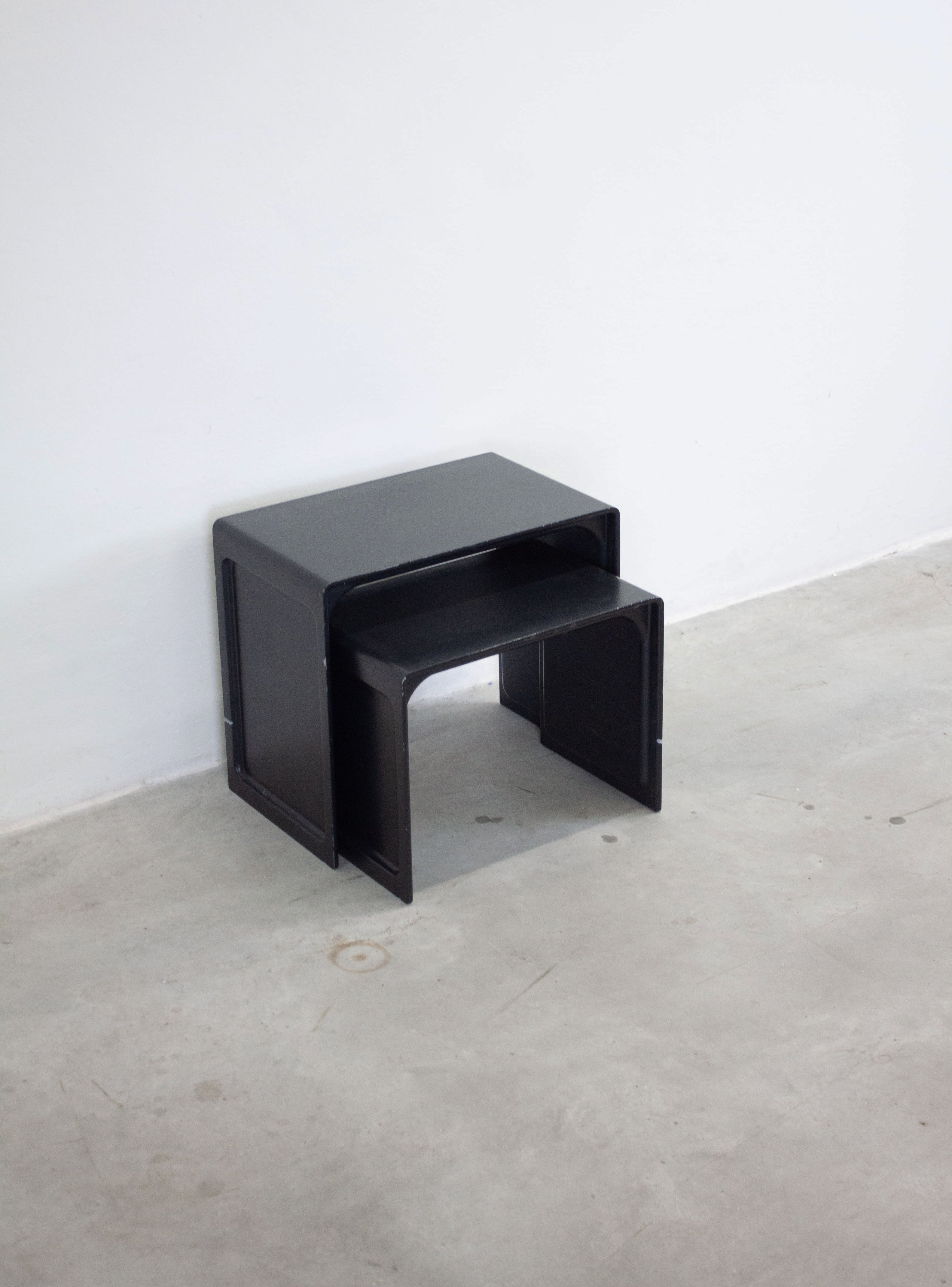 Vitsoe Model 621 Nesting Tables by Dieter Rams (Black) – JUKI AMSTERDAM
